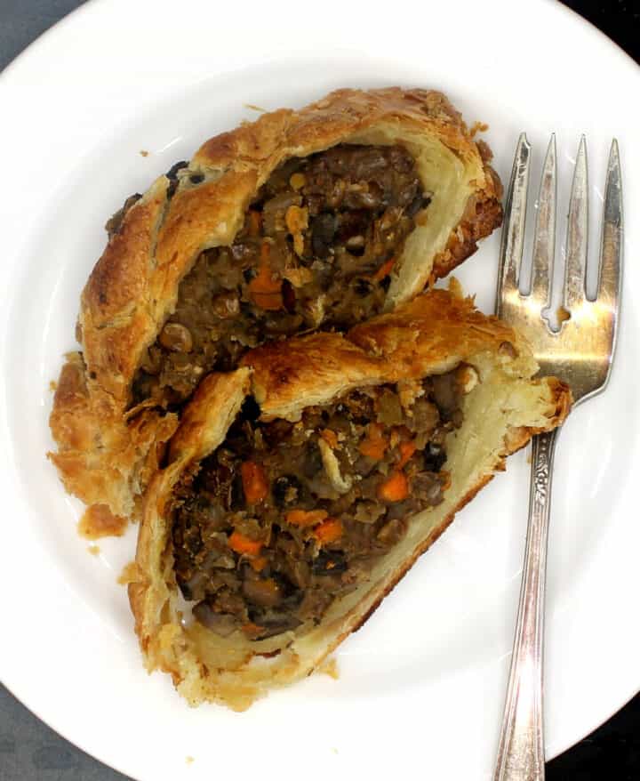 Vegan Wellington with Mushrooms and Lentils - Doctor Woao